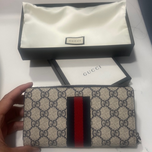Gucci | Bags | Authentic Gucci Wallet | Poshmark